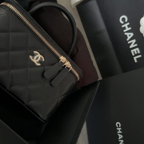 Chanel Vanity a Chaine svart/ helt ny | FINN-torget