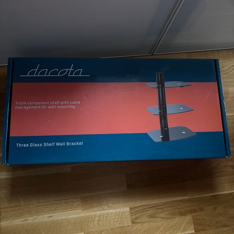 Design hyller fra bolia «curve» Karl Rüdiger | FINN-torget