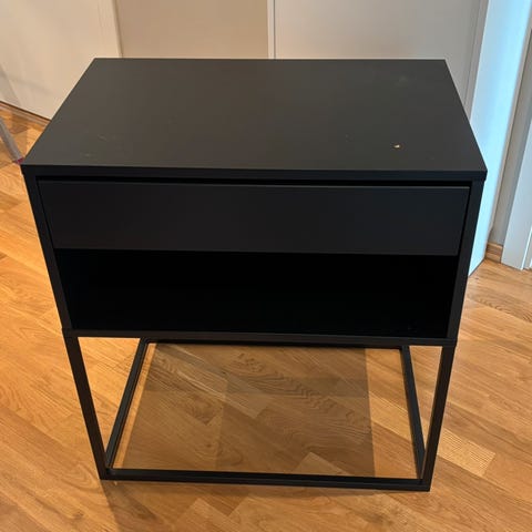 Vikhammer nattbord | FINN-torget