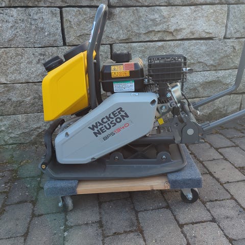 Wacker Neuson BPS 1030A Forovergående vibrasjonsplate | FINN-torget
