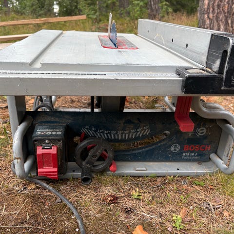Bosch bordsag med sammenleggbart stativ med hjul | FINN-torget
