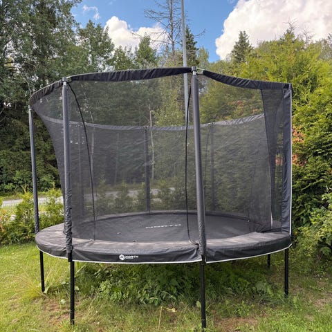 Nesten ikke brukt trampoline | FINN-torget