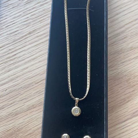 Gullkjede 585 gull 45cm med anheng | FINN-torget