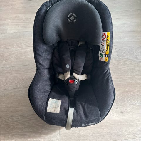 Maxi cosi babybilstol med base og babyinnlegg | FINN-torget