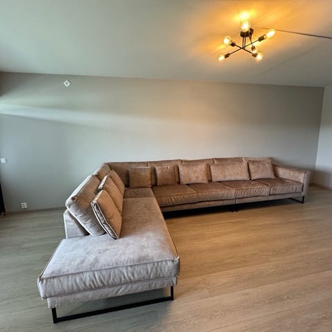 Hjørne sofa, L sofa , rød farge ( gi bud | FINN-torget