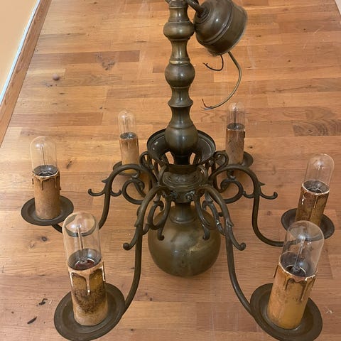 Gammel messinglampe med marmorfot og prismer | FINN-torget