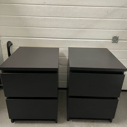 Furu liten kommode/nattbord | FINN-torget