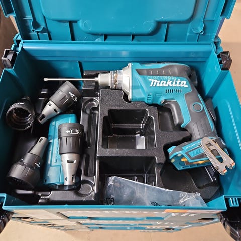 Ny Makita gips fres, gips drill, borhammer, lykt, sag, pussemaskin m.m ...