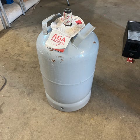 11 kg gassflaske med full gass og godkjent | FINN-torget