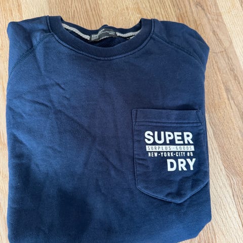 To fine collegegensere fra COS – størrelse S | FINN-torget