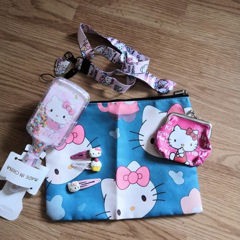 Begge nye fra hello kitty | FINN-torget