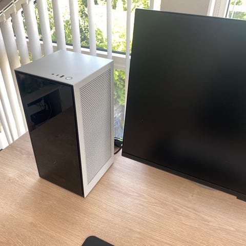 NZXT H1 Mini ATX Gaming PC kabinett | FINN-torget