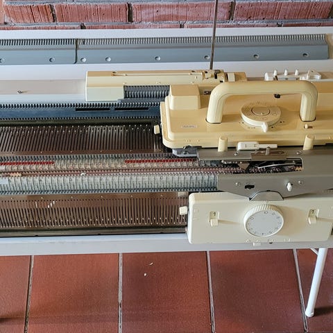 Elektronisk Design Controller PE1 - Silver Reed / Knitmaster ...