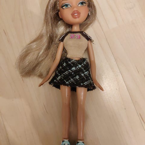 Bratz Doll Dynamite Cloe 2005 💗🩷💗 | FINN-torget