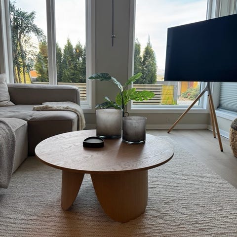 Liten grå puff fra Bolia, perfekt til barnerom eller lekerom | FINN-torget