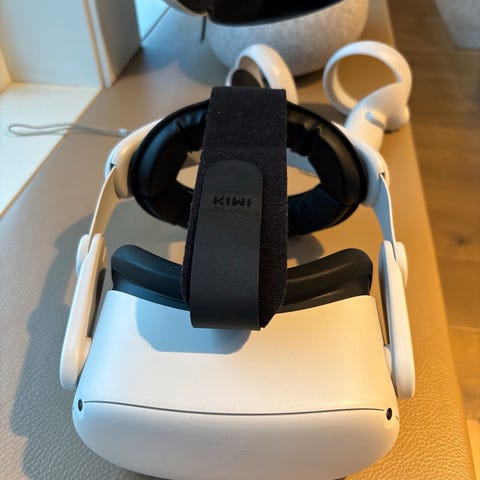 Oculus Quest 1 64GB VR med 2 kontrollere | FINN-torget