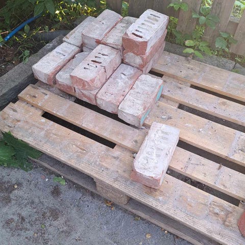 Rød teglstein ønskes kjøpt! | FINN-torget