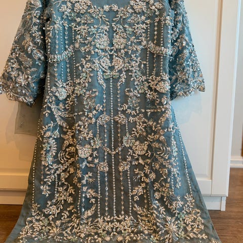 Pakistanske festklær fra Sana Safinaz | FINN-torget