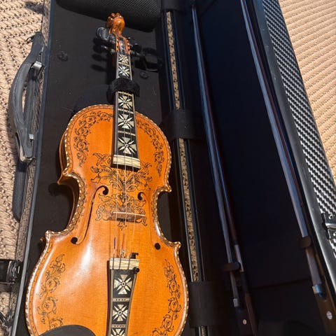 Hardingfele - kraftfull - passer til voksen og ungdom | FINN-torget