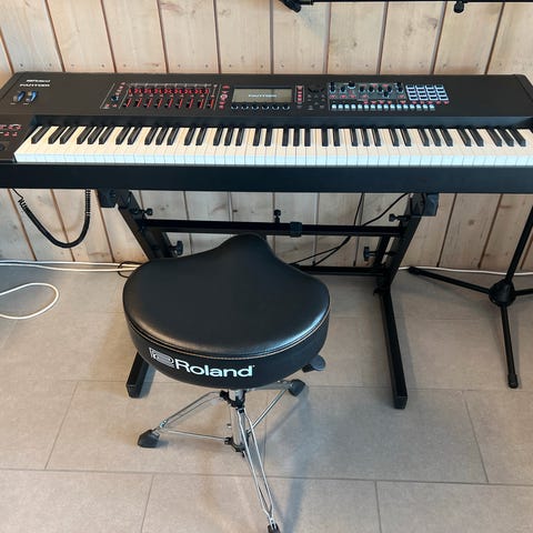 Roland Aria Compact T-8 beat machine | FINN-torget