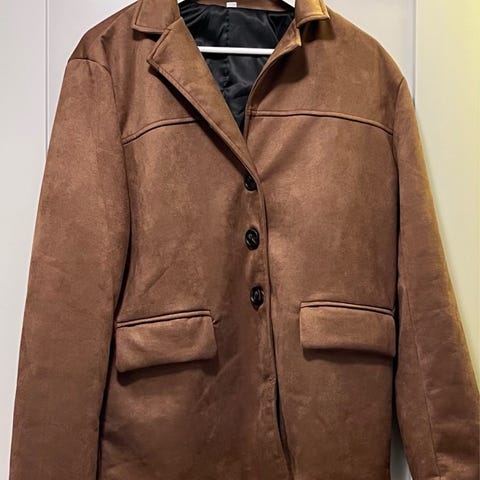 Dame semsket skinn jakke, merke Baretti, størrelse M | FINN-torget