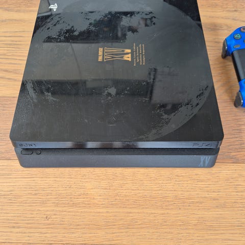 Playstation 4 Final Fantasy XV Limited Edition 1 TB | FINN-torget