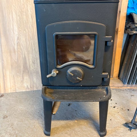 Liten vedovn med glass på tre sider | FINN-torget