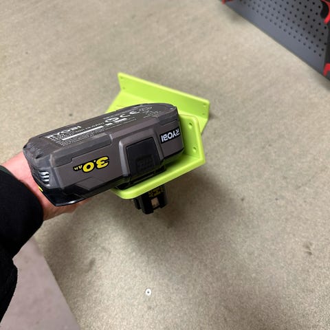 Ryobi verktøy til salgs – inflator, batteri (nytt m/kvittering) og ...