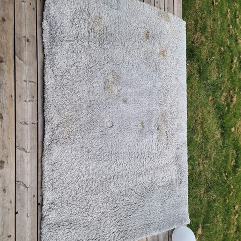 Lizette og Elin teppe fra rusta | FINN-torget