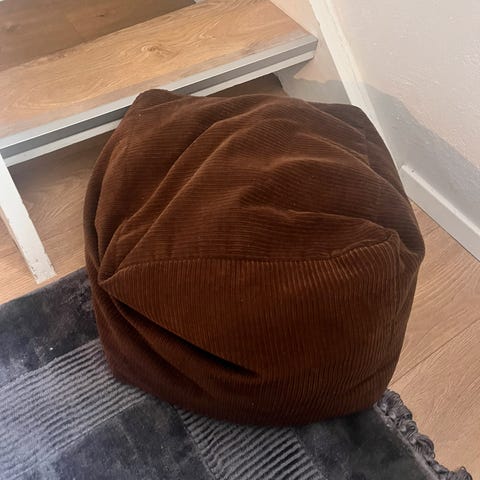 Ny puff med oppbevaring | FINN-torget