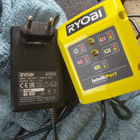 Ryobi lader Intelliport RC18115 | FINN-torget