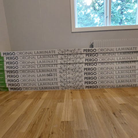 Pergo Laminatgulv grå eik | FINN-torget