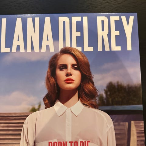 Ønsker å kjøpe Lana Del Rey Vinyl/LP’er | FINN-torget