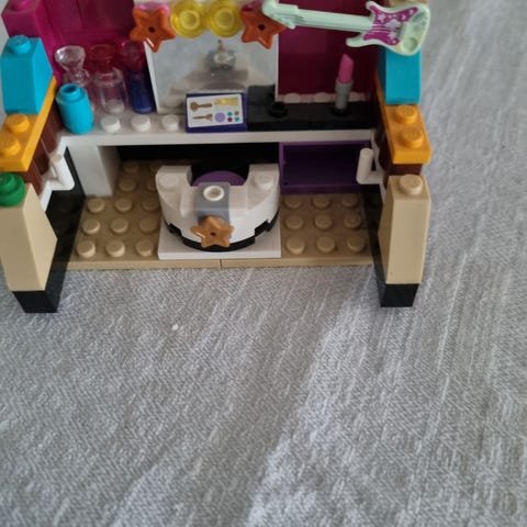 Lego-bord med ulike Duplo-klosser. | FINN-torget