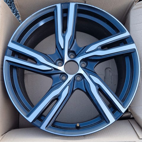 18" 5-Double Spoke Matt Black Diamond Cut ( Orginale Volvo felger ...