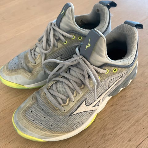 Mizuno håndballsko i størrelse 38,5 selges billig | FINN-torget