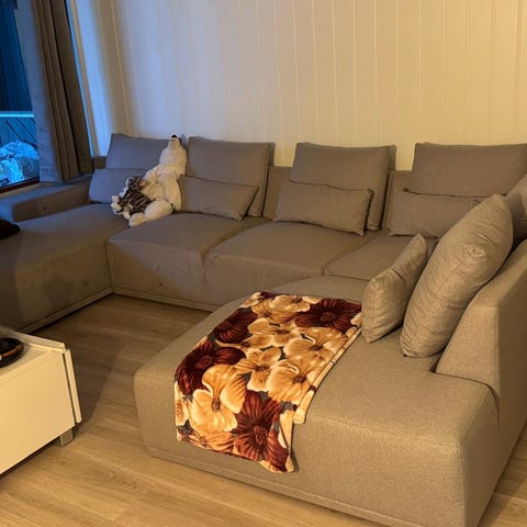 hjørnesofa gis bort - kan hentes mandag | FINN-torget