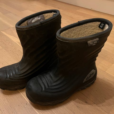 Slusher støvler str 24 | FINN-torget