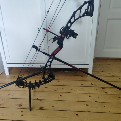 Compound Bue Kamuflasje Inkludert Pilkogger | FINN-torget