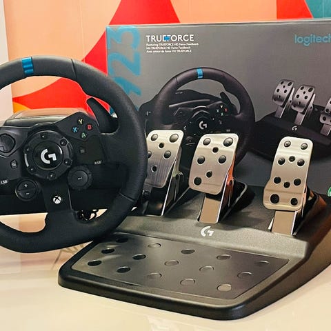 Ps4 Gaming stol med ratt og pedaler Logitech G29 Driving Force | FINN ...