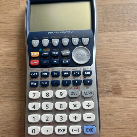 Casio fx-82CW Kalkulator Svart | FINN-torget