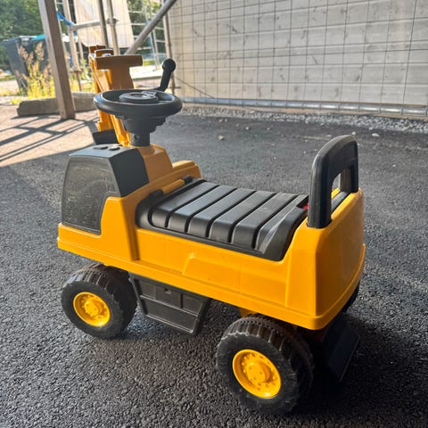 Stor lastebil / dumper i plast | FINN-torget