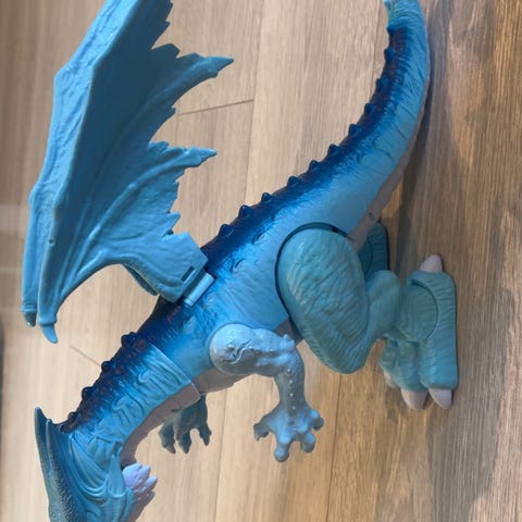 Dinosaur med lyd og bevegelse | FINN-torget