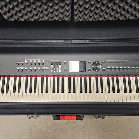 Roland RD-700 stagepiano | FINN-torget