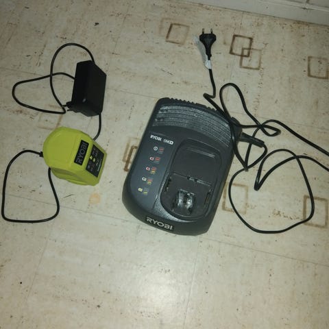 RYOBI DOBBELTLADER RC18240 | FINN-torget