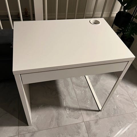 Hev/senk pult - hvit - som ny! | FINN-torget