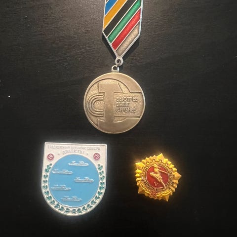 330 - 333 - 335 skvadron pins | FINN-torget