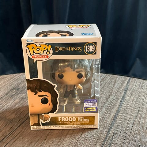 Funko Pop! Frodo Baggins (Cursed) (Glow Chase) | The Lord of the Rings ...