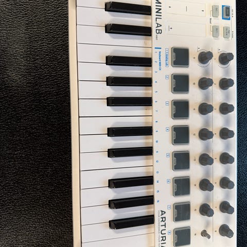 Arturia Minilab mk2 | FINN-torget