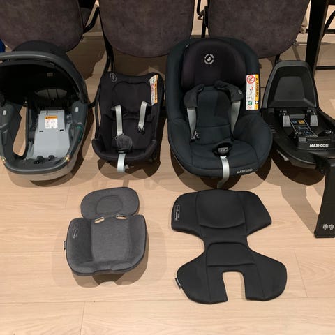 Maxi-cosi bilstolpakke med 2 stoler og base | FINN-torget